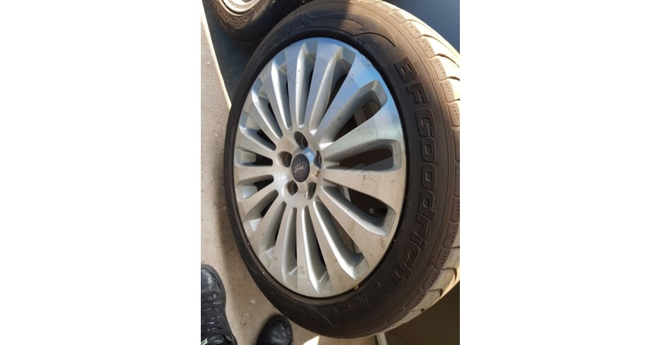 Vand Jante Aliaj Ford R17 originale. Provin din Italia. | arhiva Okazii.ro