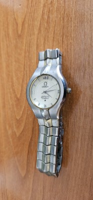 CEAS OMEGA CRED CA ESTE PE BATERIE . NU AM STAT SA IL DESFAC !, Quartz ...