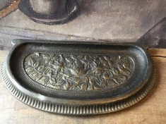 Vechi cenusar / tava interbelica din fonta pentru teracota soba sau ...