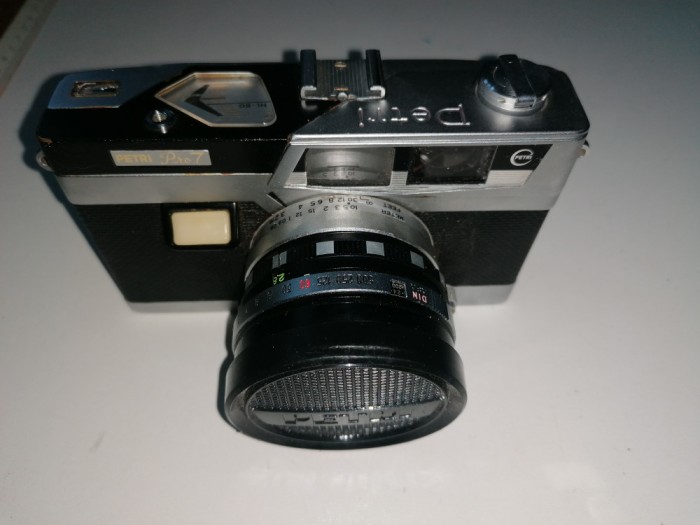 APARAT FOTO CU FILM DE COLECTIE PETRI PRO 7 + HUSA - PT COLECTIONAT ...