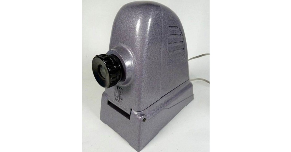 APARAT de PROIECTIE DIAFILM BAJKA+cutie ,PROIECTOR VINTAGE DIAFILME ...