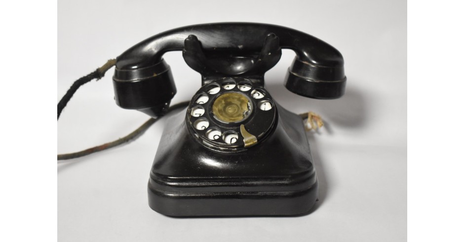 Telefon vechi din ebonita cu disc - folosit in Romania interbelica ...