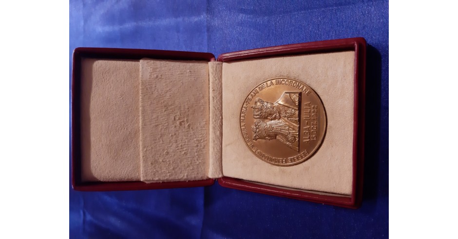 Medalie Regele Ferdinand ?i Regina Maria, 75 de ani de la incoronare ...