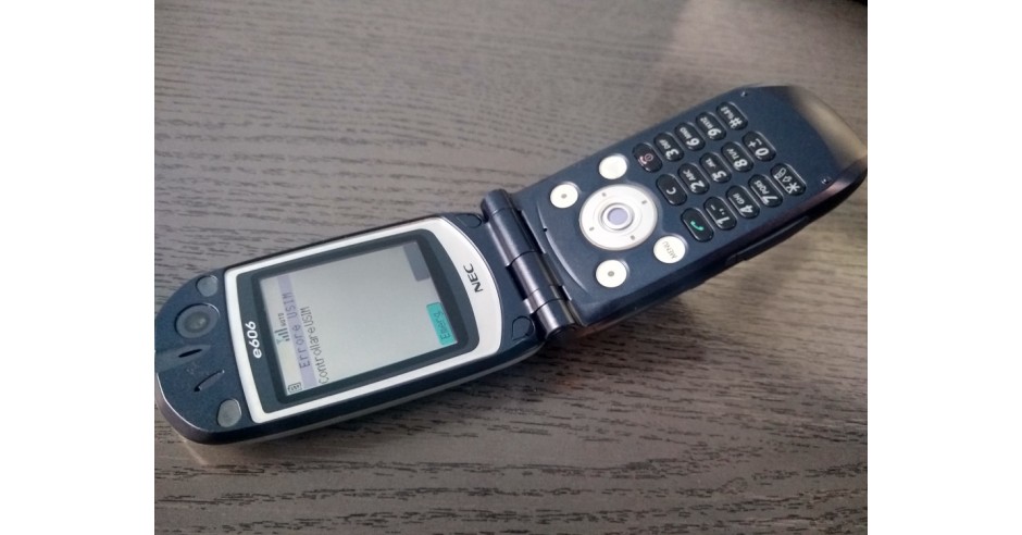 TELEFON DE COLECTIE NEC E606 DEFECT.MADE IN JAPAN.ANUL 2003.CITITI ...