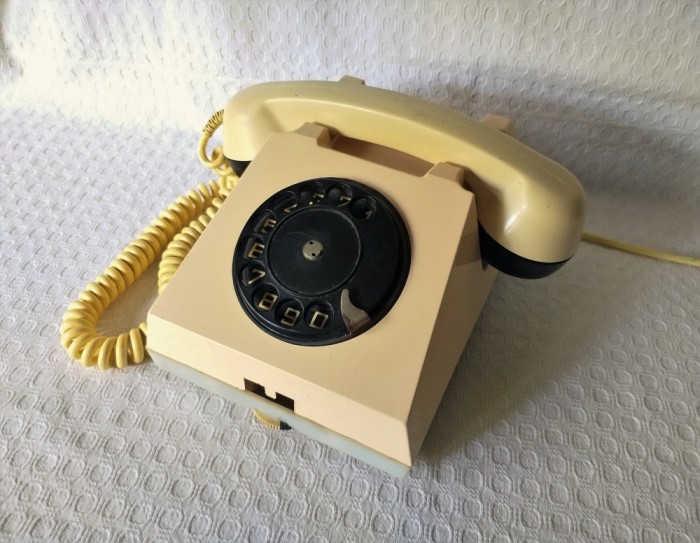 Telefon cu disc din perioada comunista, telefon vechi de colectie ...