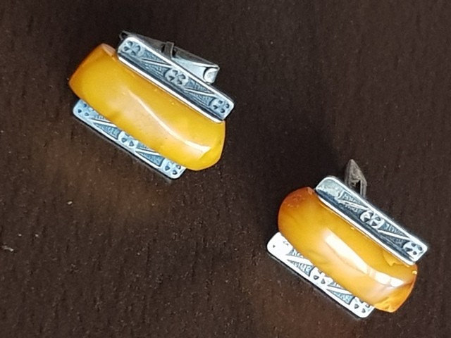 Butoni camasa CHIHLIMBAR Butterscotch BALTIC argint 875 poanson vechi ...