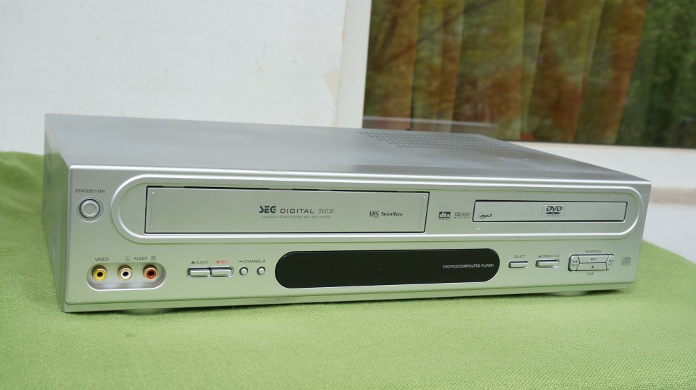 Video recorder VHS combo DVD player SEG model DVC30 stereo Hi-Fi ...