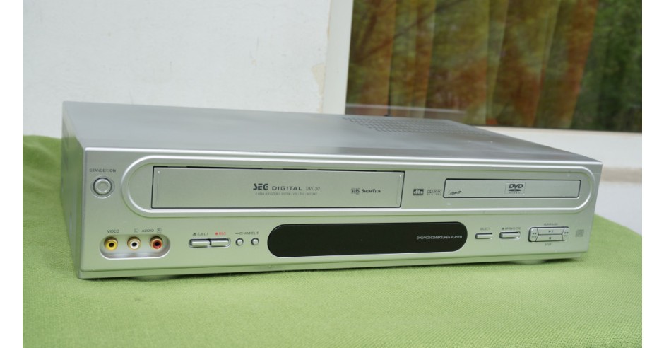 Video recorder VHS combo DVD player SEG model DVC30 stereo Hi-Fi ...