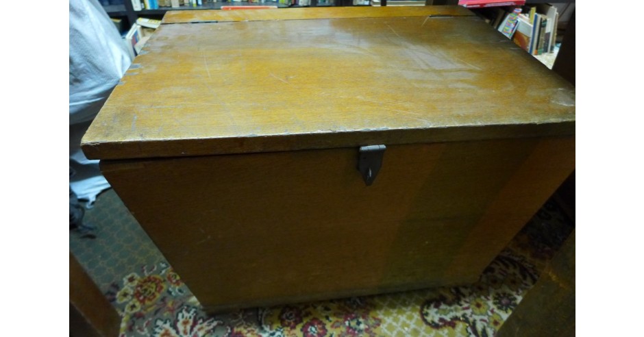 Cufar Cufere vechi de lemn masiv cu furnir si lacat 60/50cm stare ...