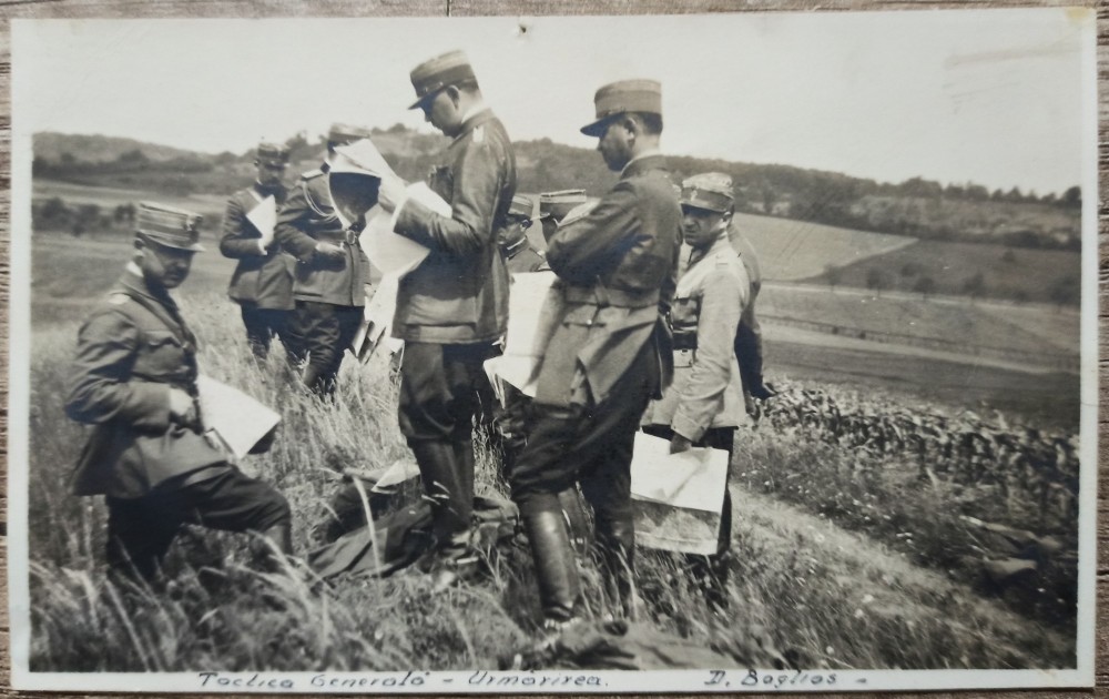 Militari romani, tactica generala, urmarirea// fotografie interbelica ...