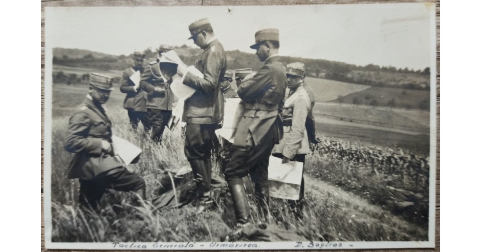 Militari romani, tactica generala, urmarirea// fotografie interbelica ...