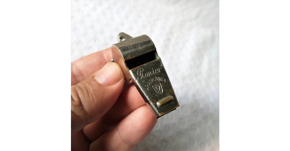 Fluier vechi Pionier Aradeanca cu marcaj, fluier romanesc de colectie ...