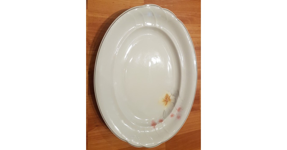 Platou vintage Apulum Fine Porcelain 34 x 26 cm. Motiv floral | Okazii.ro