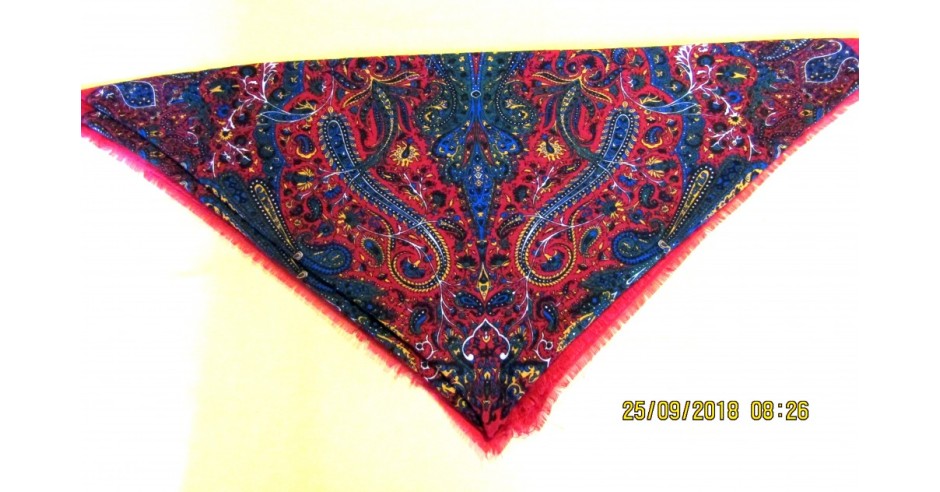 Naframa traditionala de Maramures, pe fond rosu. | arhiva Okazii.ro