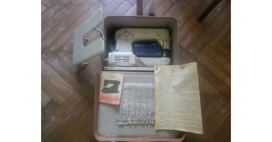 Mașină de cusut Lada 132 Cehoslovacia vintage | Okazii.ro
