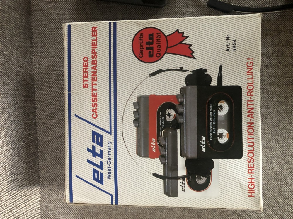 Casetofon cu Casti Elta West-Germany Cassette Walkman Mint Condition ...