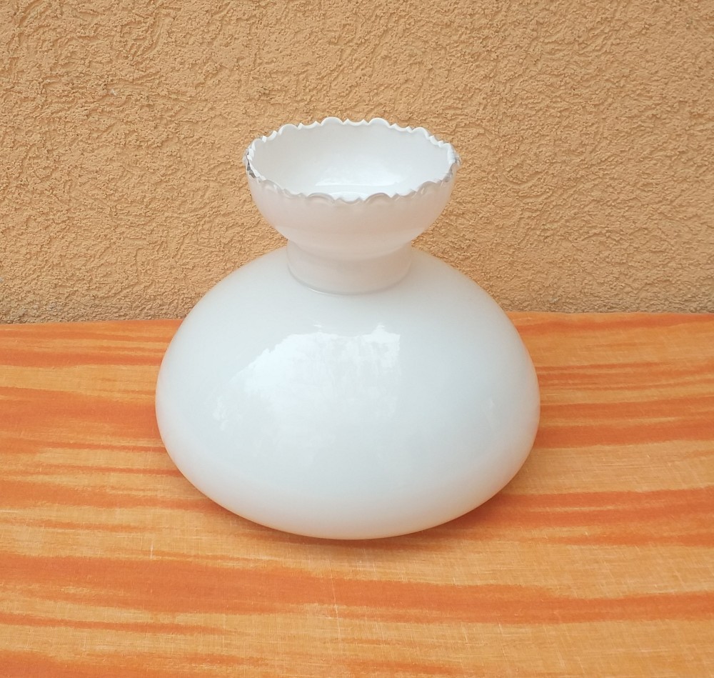 abajur sticla opalina ptr lampa veche Matador Brenner felinar veioza ...