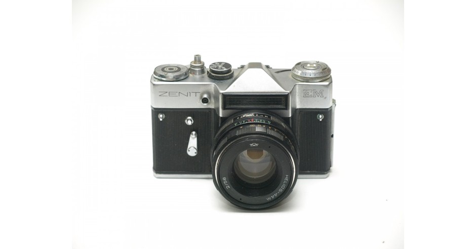 Zenit EM cu obiectiv Helios 44M - Stare buna de functionare! | arhiva ...