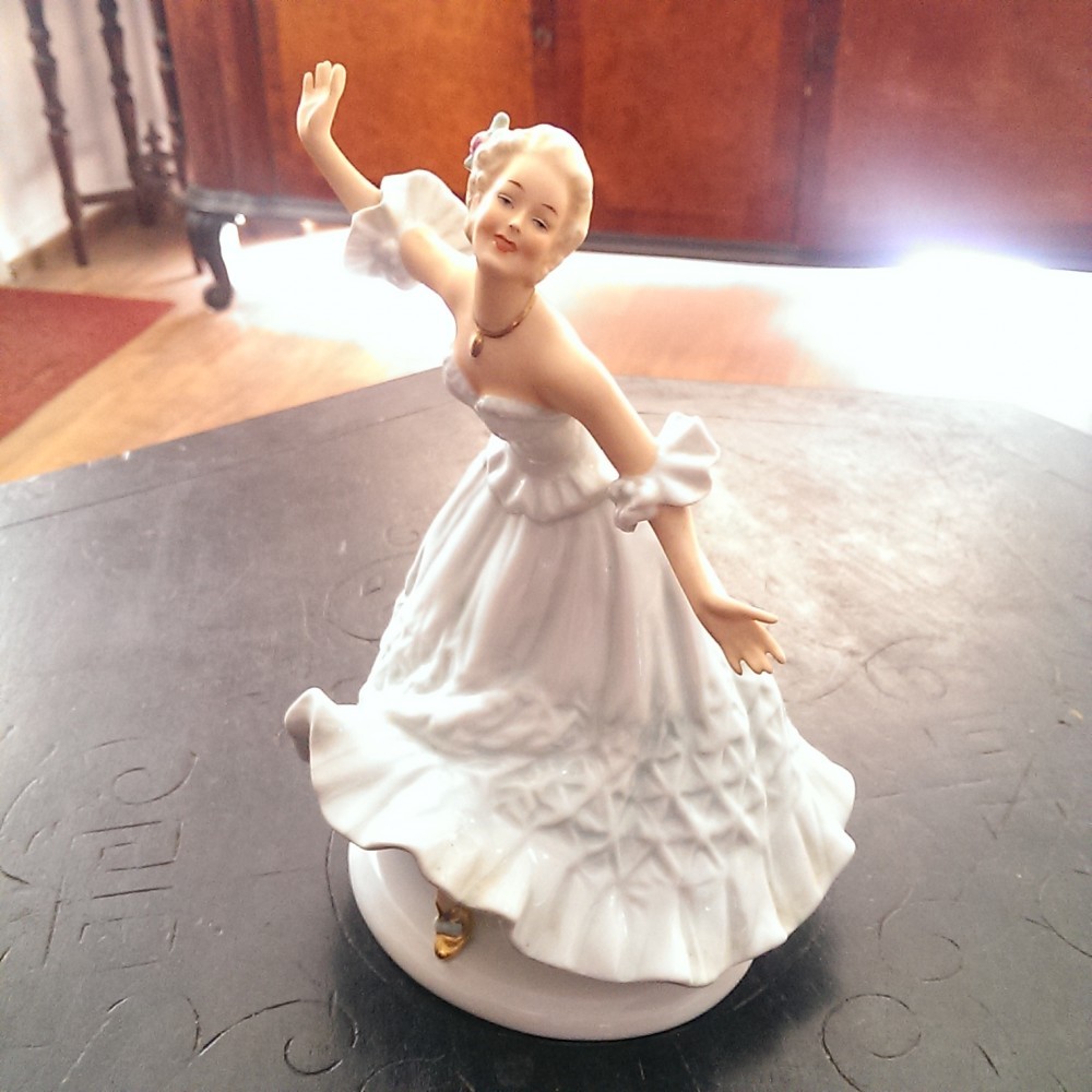 BIBELOU-FIGURINA -BALERINA DIN PORTELAN GERMAN WALLENDORF-SECOL XX ...