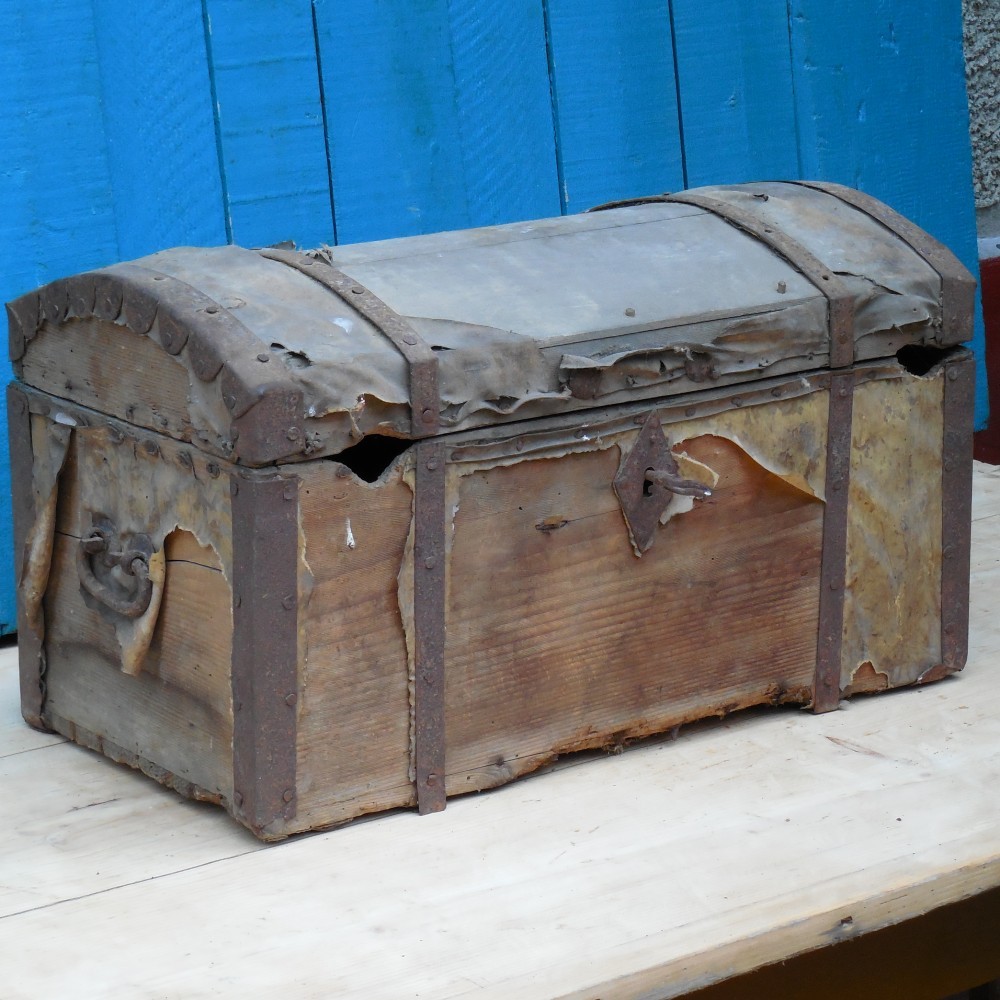 CUFAR VECHI HAIDUCESC CU INCUIETOARE FUNCTIONALA - ANII 1800 - 7,5 KG ...