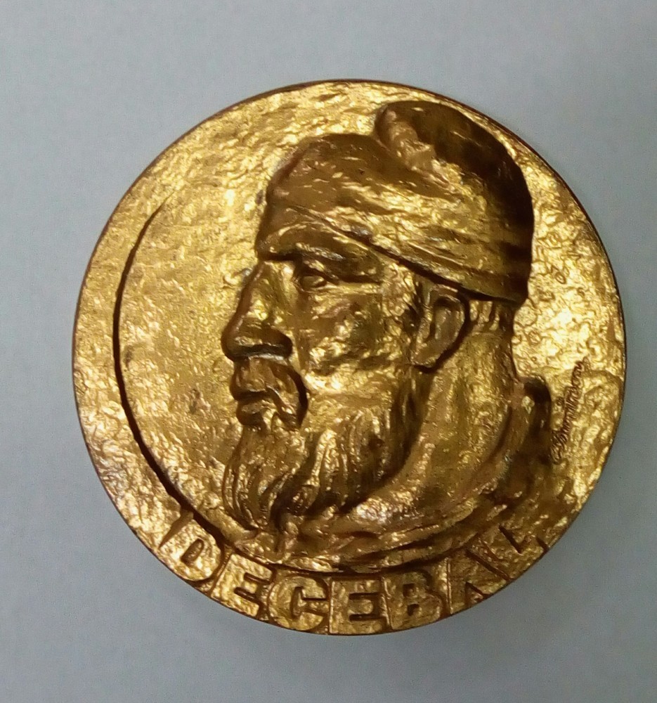 SV * Romania Medalia REGELE DECEBAL * 1900 ANI URCAREA PE TRONUL DACIEI ...