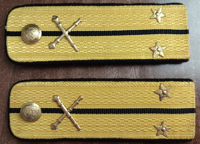 C1 2 - Grade militare - veston - comunism - locotenent artilerie ...