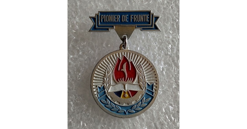 Insigna pionieri - Pionier de frunte - Aluminiu cu bareta | arhiva ...