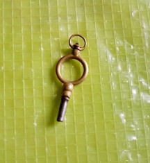 F758-Cheie veche ceas buzunar cu chei in spate originala autentica ...