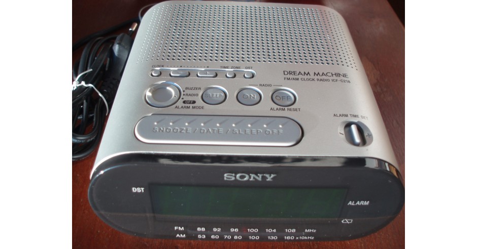 RADIO CU CEAS SI ALARMA SONY ICF- C218, FUNCTIONAL | arhiva Okazii.ro