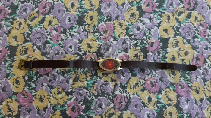 CEAS CHAIKA ,17 RUBINE , PLACAT CU AUR ,ESTE DEFECT .FUNCTIONEAZA ...