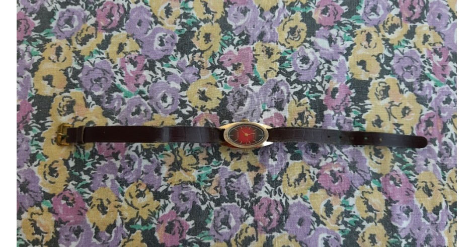 CEAS CHAIKA ,17 RUBINE , PLACAT CU AUR ,ESTE DEFECT .FUNCTIONEAZA ...