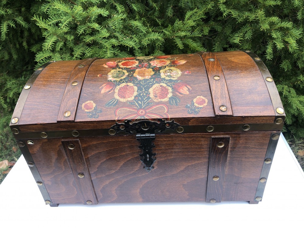 Lada,cufar vechi german de zestre,din lemn pictat | arhiva Okazii.ro