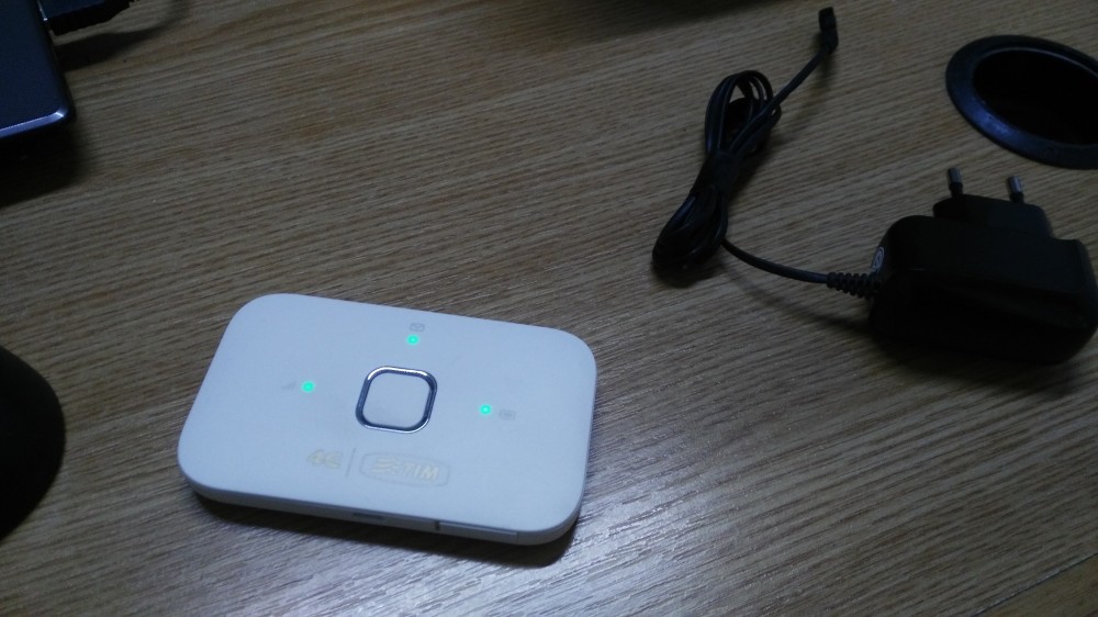 MODEM 4G WIFI HUAWEI AIRBOX E5573B | arhiva Okazii.ro