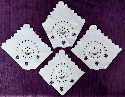 Set 4 mileuri deupate cu broderie sparta, cusute de mana, vintage 60 ...
