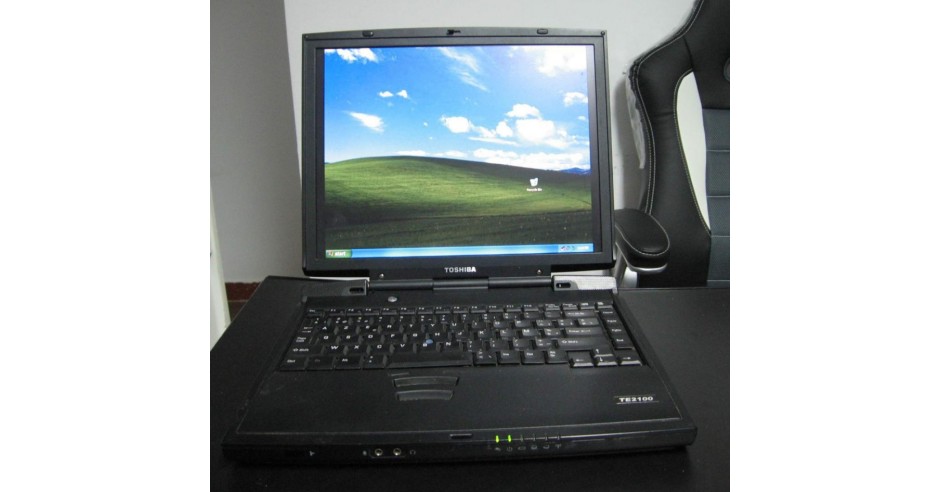 TOSHIBA Te2100 Vintage Colectie incomplet Pentium4 Port Paralel Serial ...