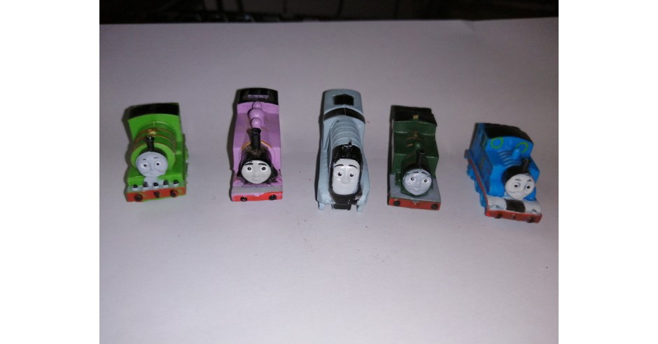 Bnk jc Lot 5 figurine mici Thomas & Friends - top cake | Okazii.ro