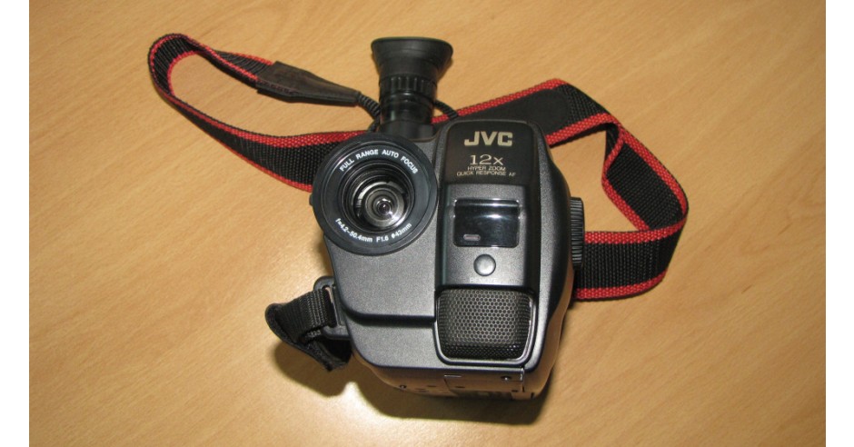 colectie de 5 camere de filmat functionale JVC, SHARP, SONY | arhiva ...