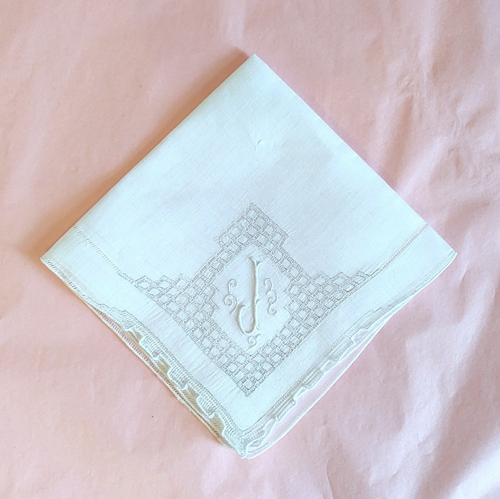 Batista, Vintage brodata manual monograma si broderie tip grila ...