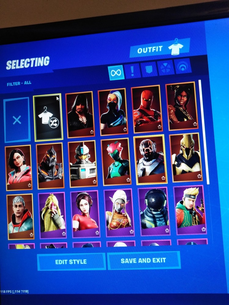 Vand cont fortnite 25 de skins | arhiva Okazii.ro