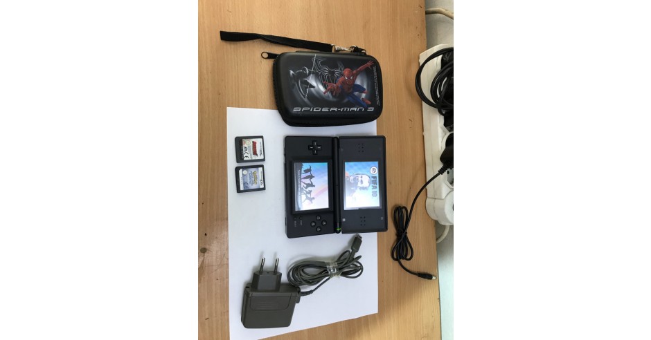 CONSOLA NINTENDO DS NEGRU CU INCARCATOR SI 3 JOCURI FIFA POKEMON SI ...