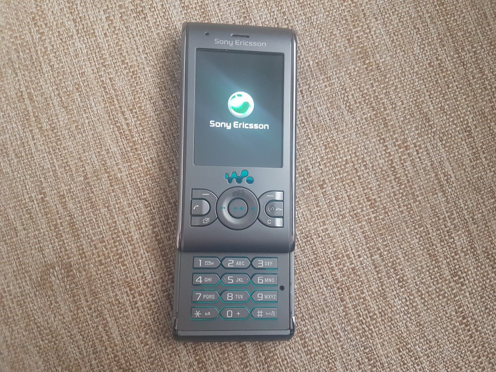 Telefon Slide Sony Ericsson W595 Blue 3G Liber retea Livrare gratuita ...