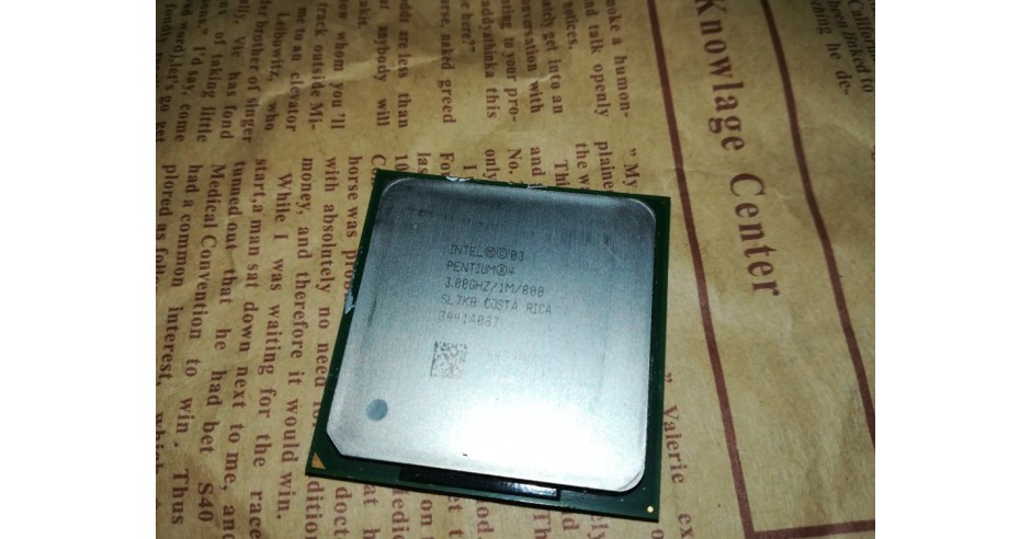 Procesor socket 478 Intel Pentium 4 3.00 Ghz HT Prescott FSB 800 1Mb ...