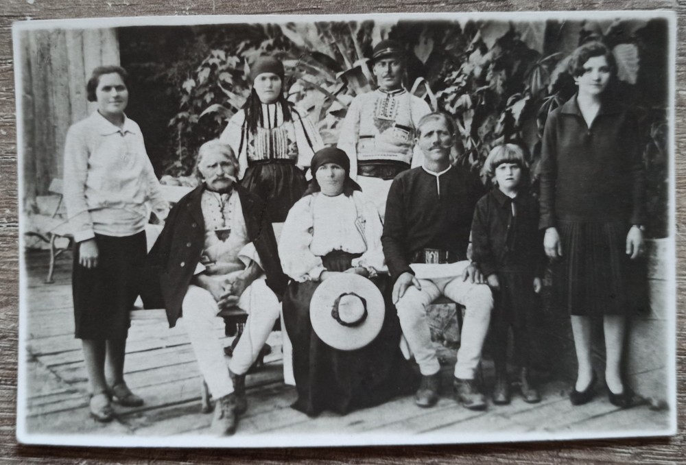 Tarani romani in port popular// foto tip CP, perioada interbelica ...