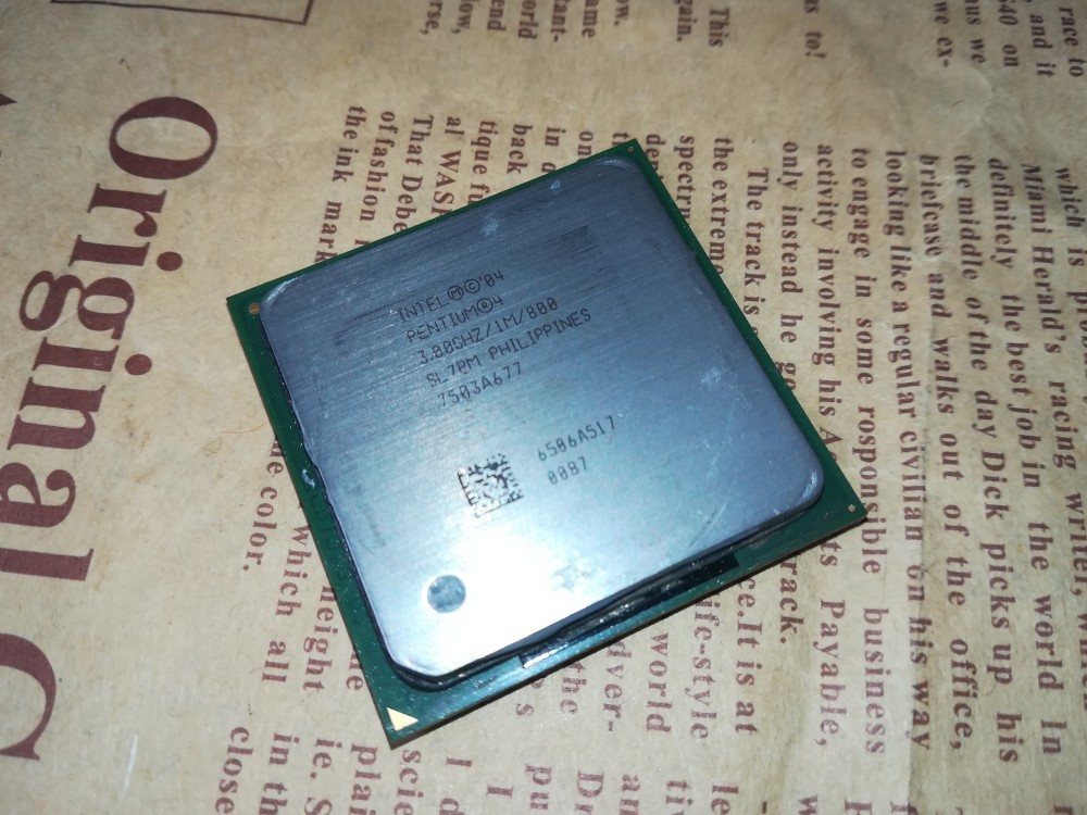 Procesor socket 478 Intel Pentium 4 HT 3.0Ghz FSB 800 1Mb cache ...