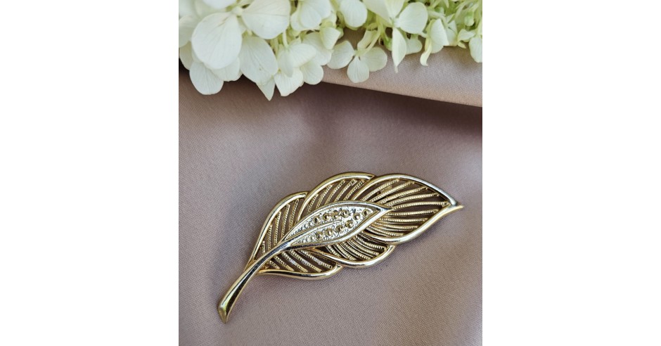 BROSA VINTAGE IN FORMA DE FRUNZA STILIZATA DIN METAL | Okazii.ro