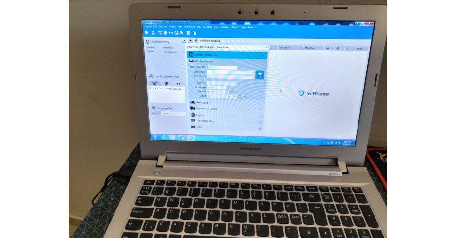 Lenovo Ideapad 500 i5 Gen 6 plin cu softuri auto Autocom 2020, etc ...