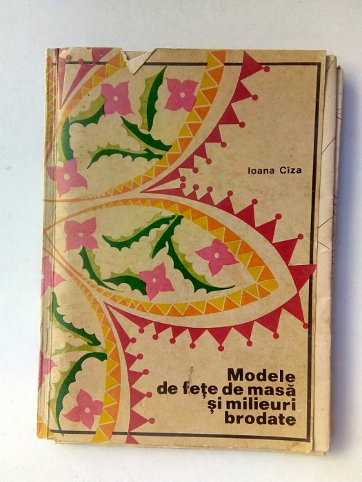 Modele de fete de masa si mileuri brodate + planse - IOANA CIZA | Okazii.ro