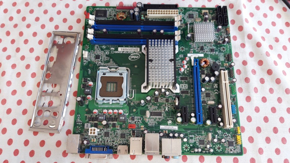 Placa de baza Intel DG43RK socket 775 DDR 3. | arhiva Okazii.ro