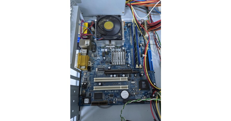 Placa de baza Asrock K7VT4A Pro, Socket A (462), AGP, DDR, Video, AMD ...