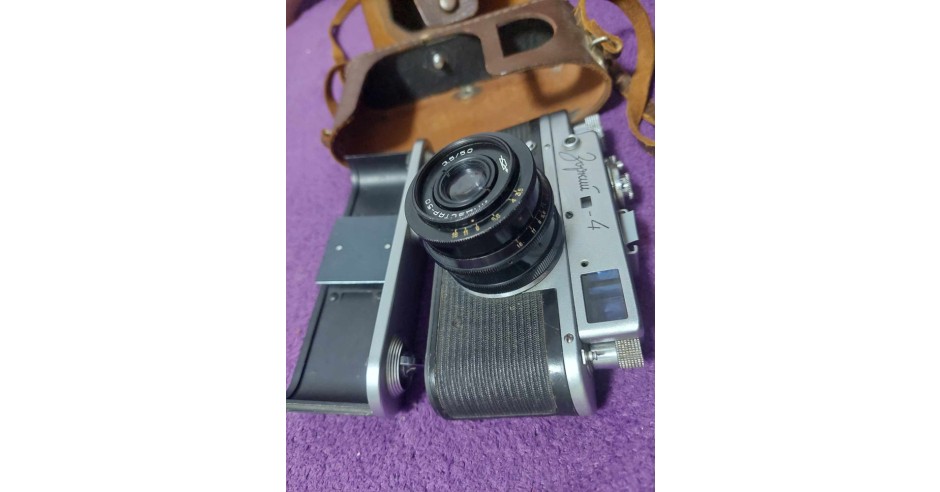 Aparat de fotografiat ZORKY 4,cu etui piele,vechi de colectie,aparat ...